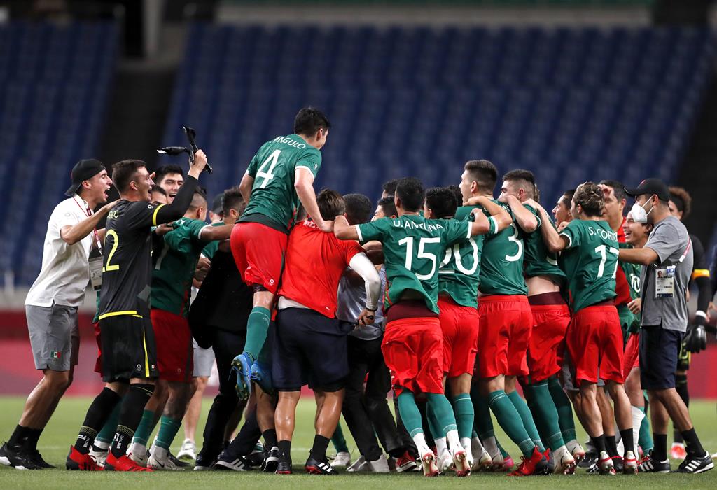 Jogos Olímpicos. México vence Japão e conquista bronze no futebol ... Jogos Olímpicos. México vence Japão e conquista bronze no futebol ...